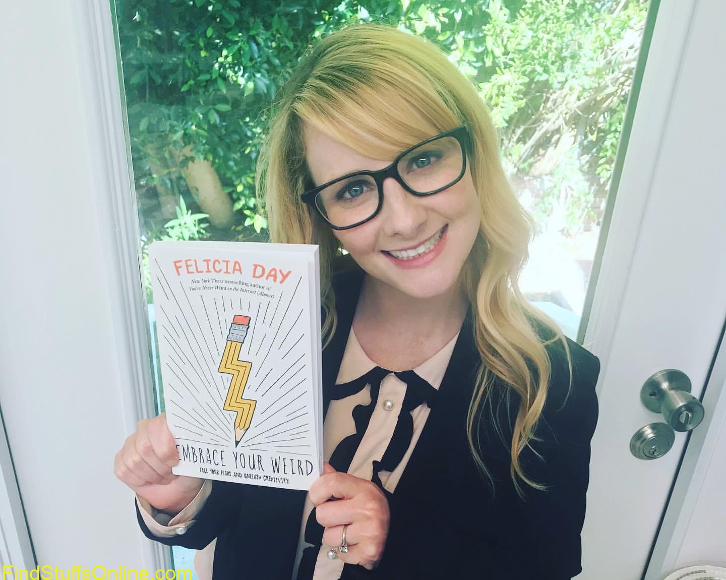 Melissa Rauch Hot Images