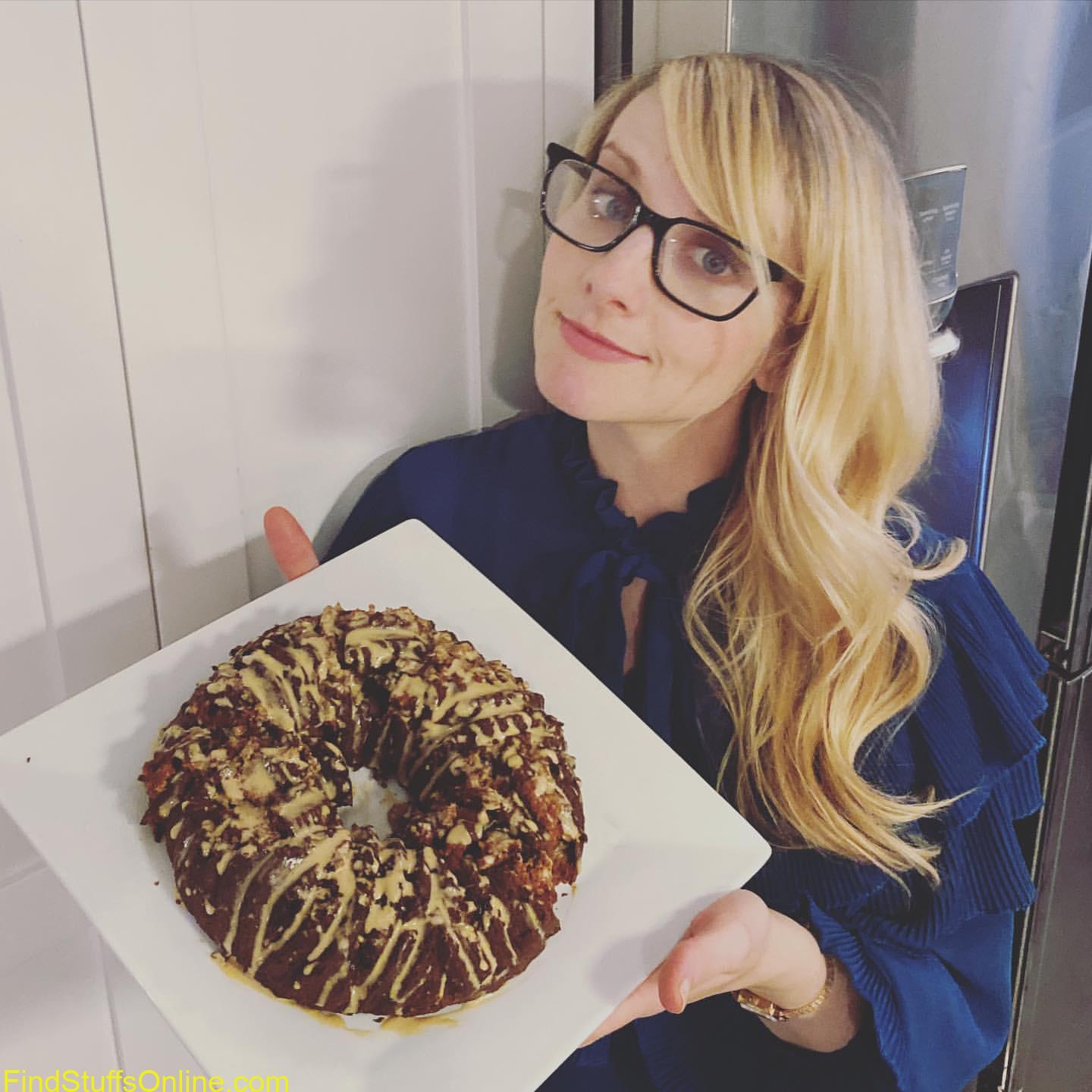 Melissa Rauch Hot Images