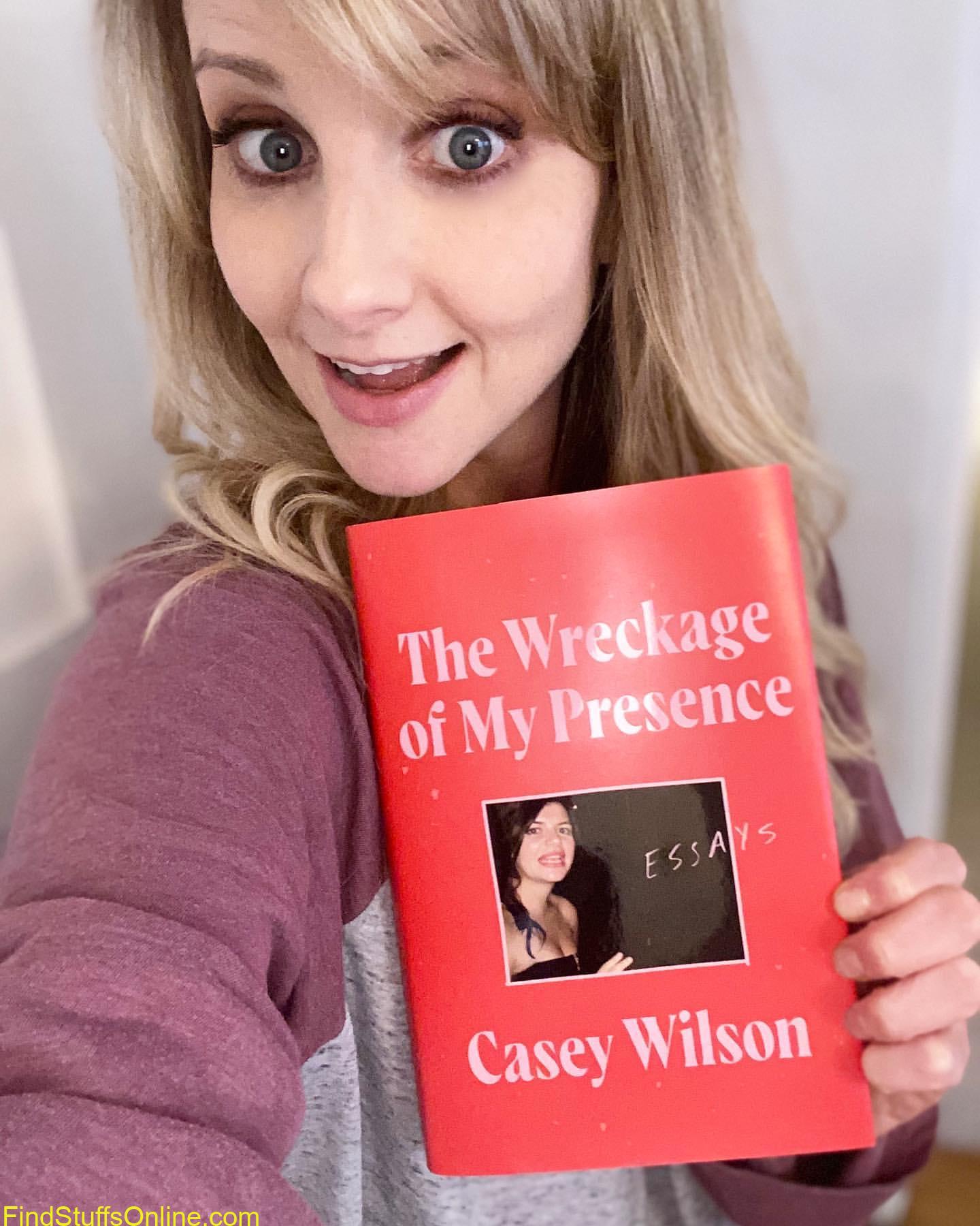 Melissa Rauch Hot Images