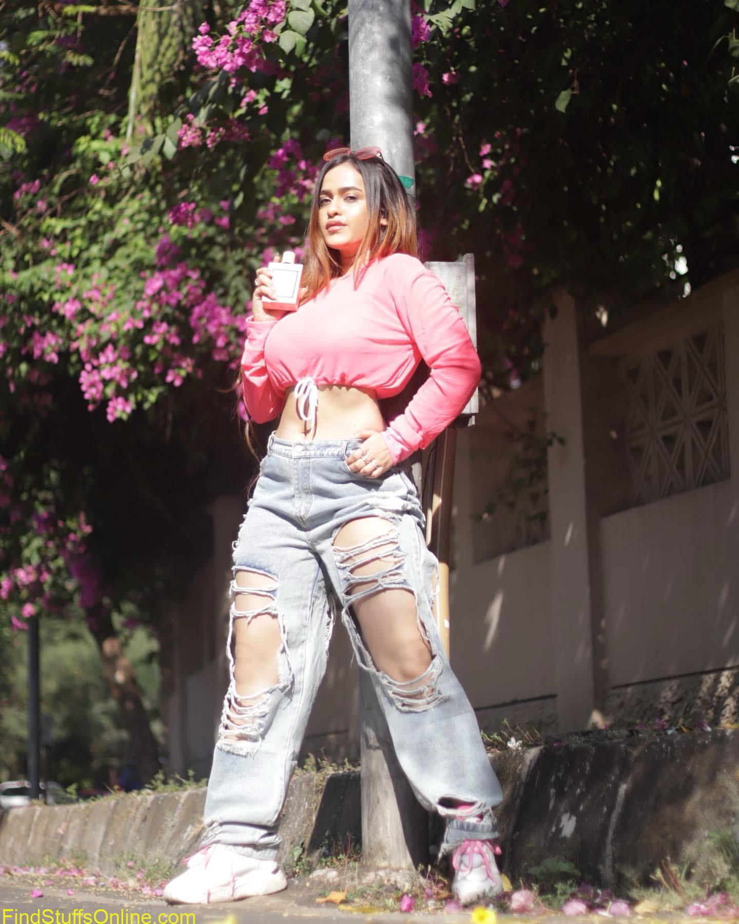 Prajakta Dusane Hot Images