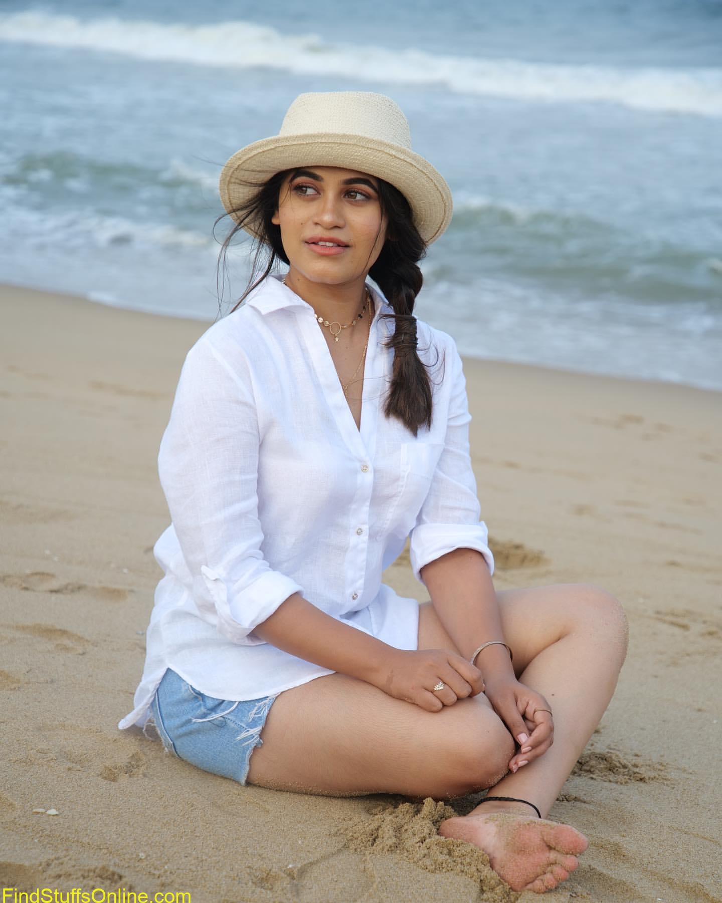 Pujitha Ponnada Hot Images